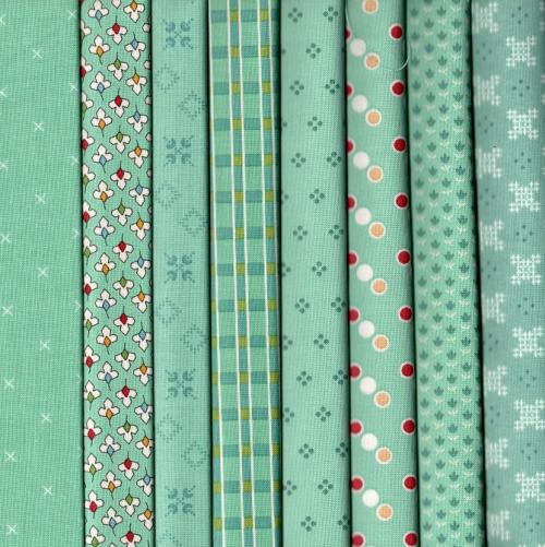 Lori Holt Fat-Quarters Fabric Pack - 8 Fat Quarters